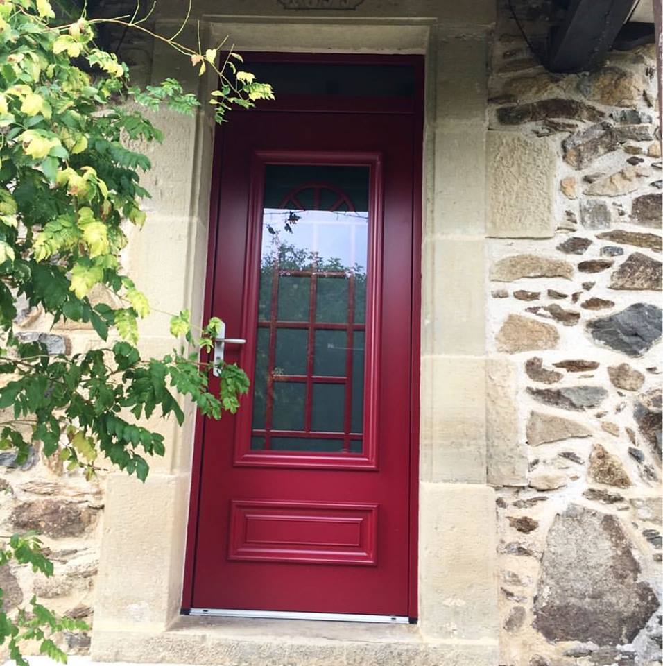Porte en aluminium rouge 3004 - Confort 3000