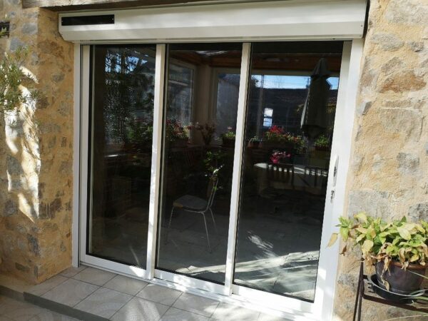 Volet roulant solaire avec baie coulissante aluminium 3 vantaux ...